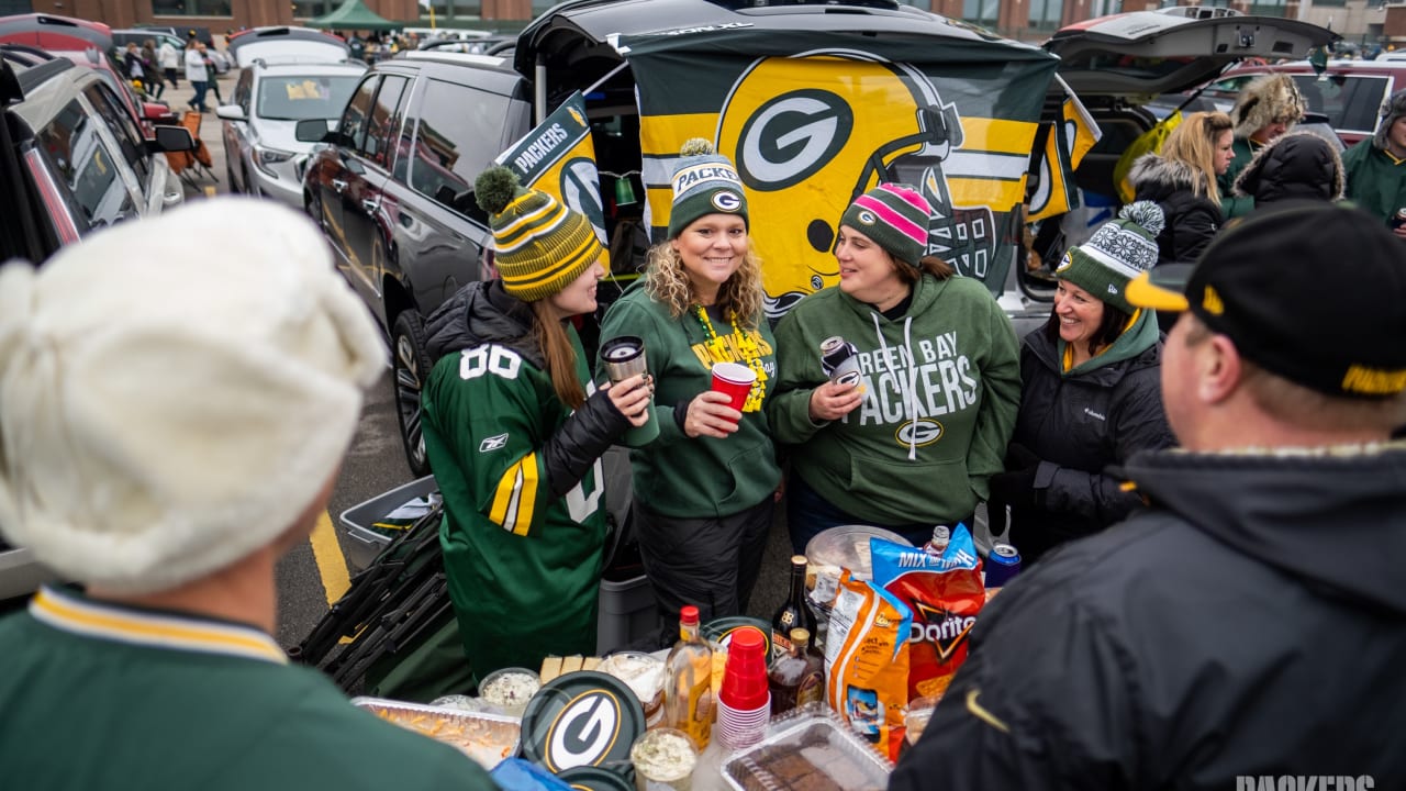 Photos: Best of Packers fans, snow | Packers vs. Panthers