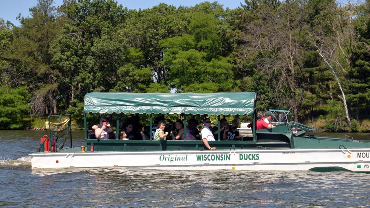 Packers take a ride on Wisconsin Ducks