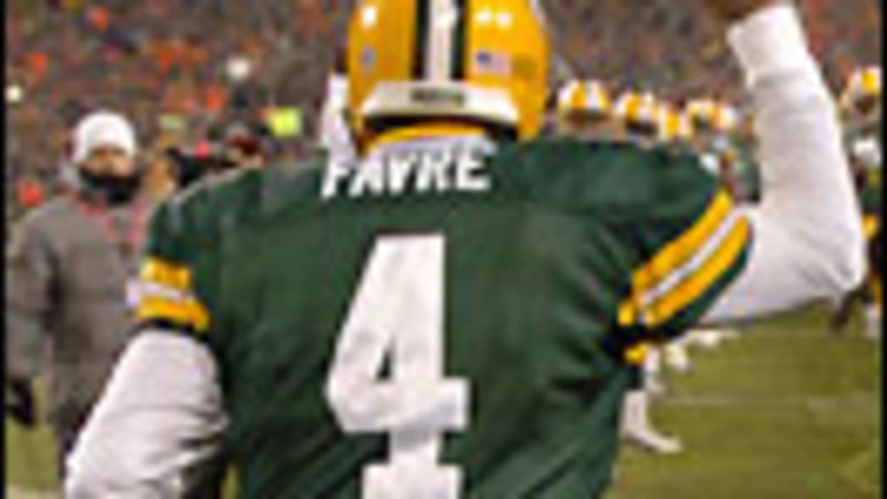 AP Story: Favre Shines On His Day In 45-17 Win