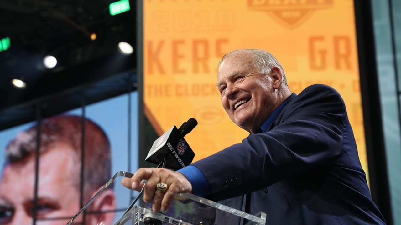 Kramer announces Packers' pick at NFL Draft