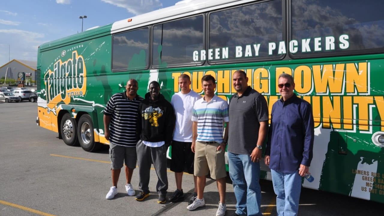Tailgate Tour: Bus departs, Omro High