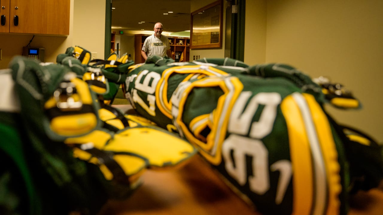 Behind-the-scenes look inside the Packers' locker room