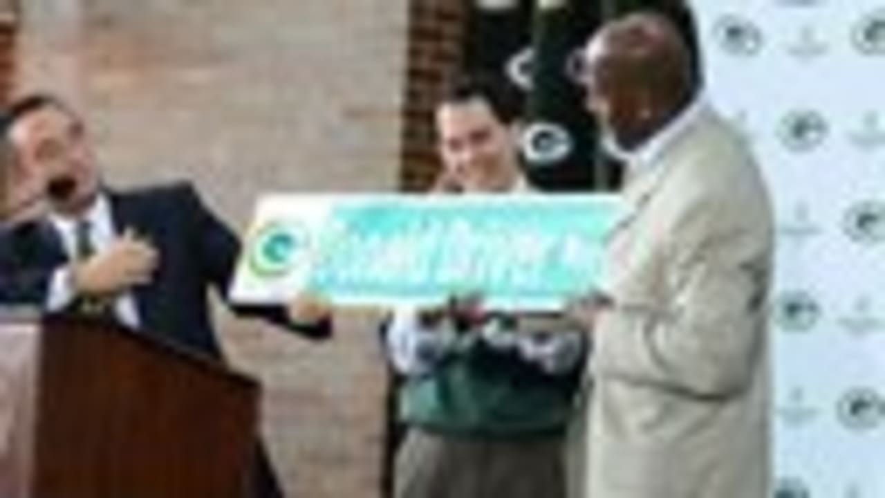 Donald Driver statue and street to be unveiled on Saturday