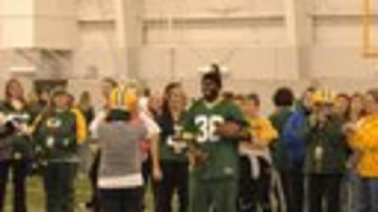 Women Learn Football, Have Fun at Football 101