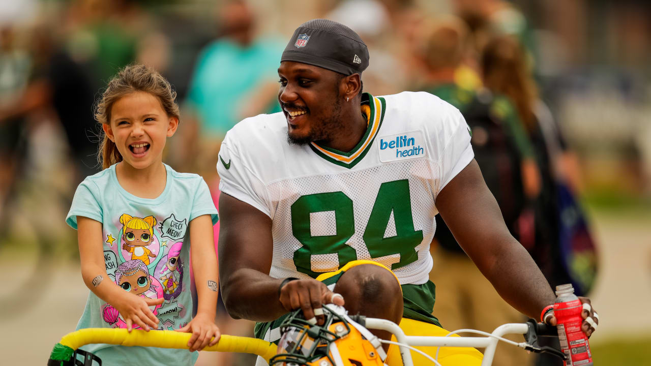 Birthday bike rides: Packers ride to Sunday practice