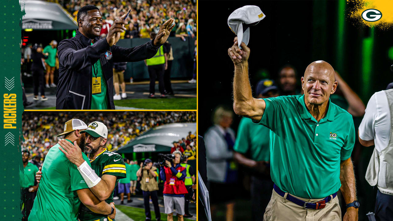 Photos: Packers alumni honored in halftime ceremony at Lambeau Field