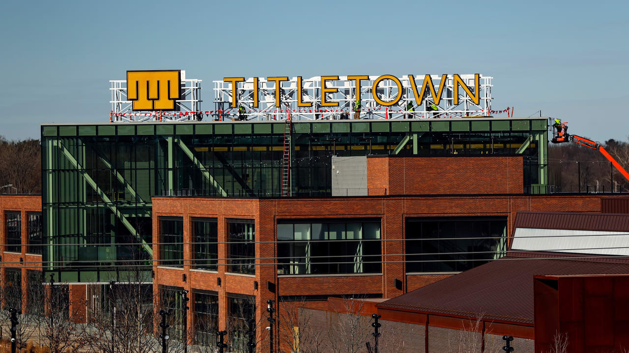 Newly installed landmark sign adds to Titletown skyline