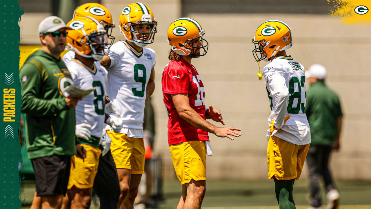 Aaron Rodgers returns to spotlight at Packers minicamp