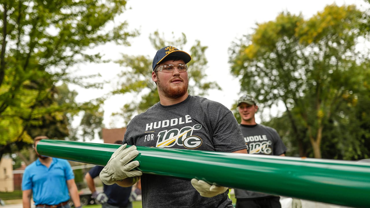 Packers build playground in Milwaukee