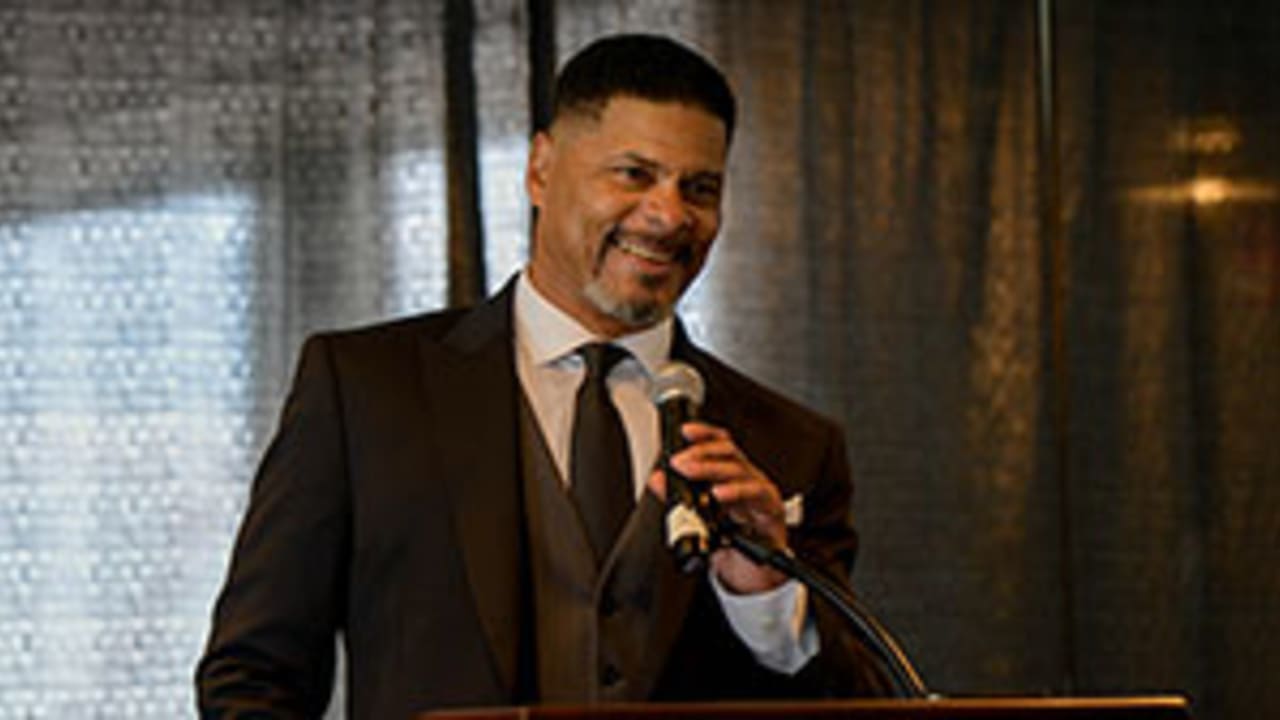 Hall call worth the wait for Mark Lee