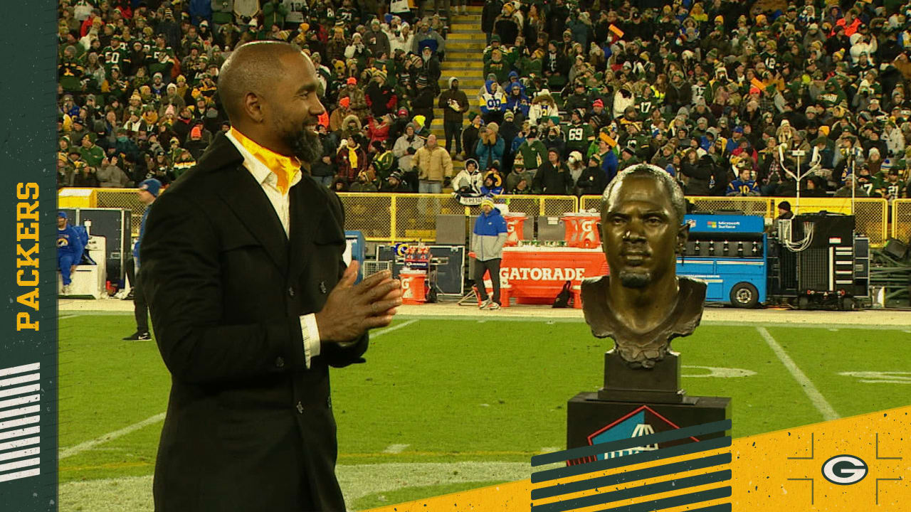 Packers unveil Charles Woodson's name on Lambeau Field façade
