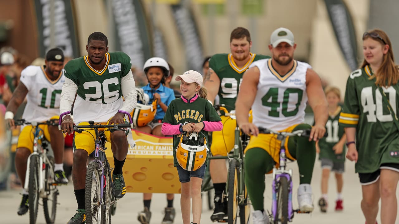 Packers pedal down DreamDrive on bikes