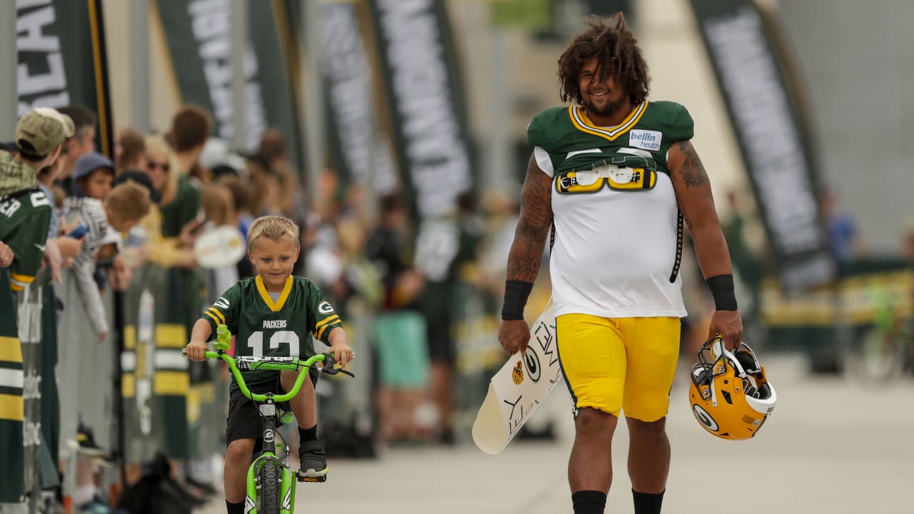 Packers ride bikes to Ray Nitschke Field