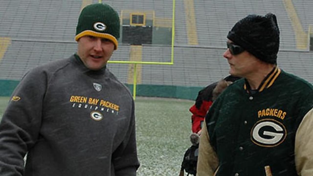 Ryan Longwell Tutors 'Kick For Cash' Contestant Ken Abbott