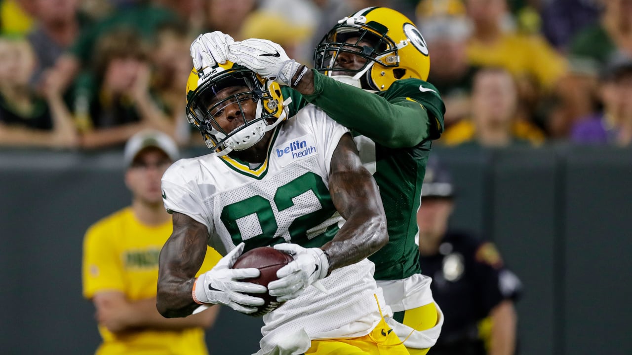 J’Mon Moore gets his first taste of Lambeau Field J’Mon Moore gets his first taste of Lambeau Field