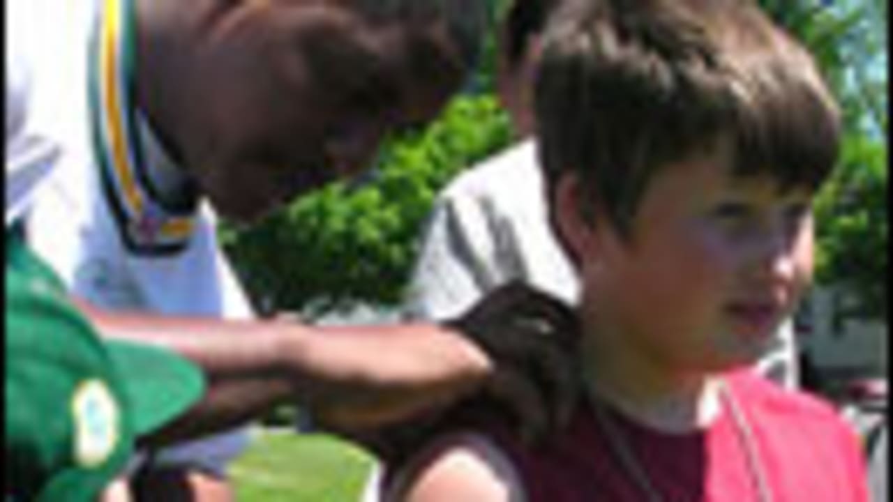 Packers Help Celebrate Kids' Day