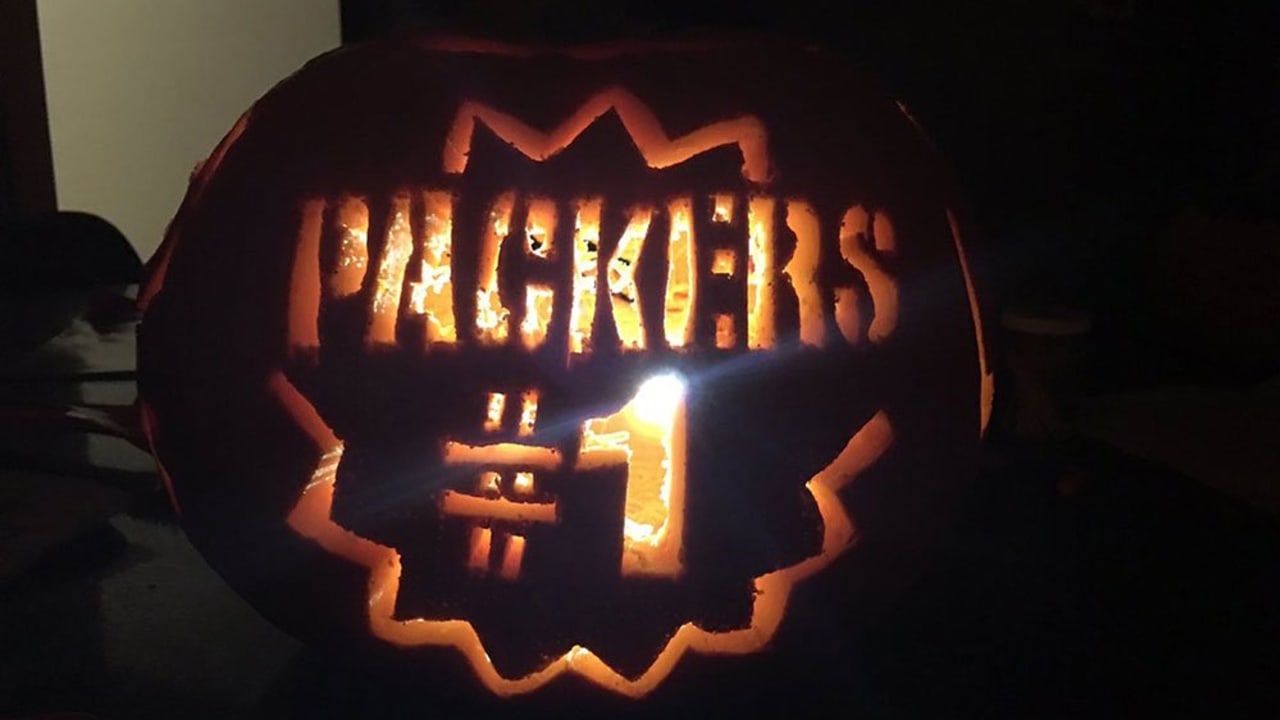 Packers fans get creative with pumpkins for Halloween