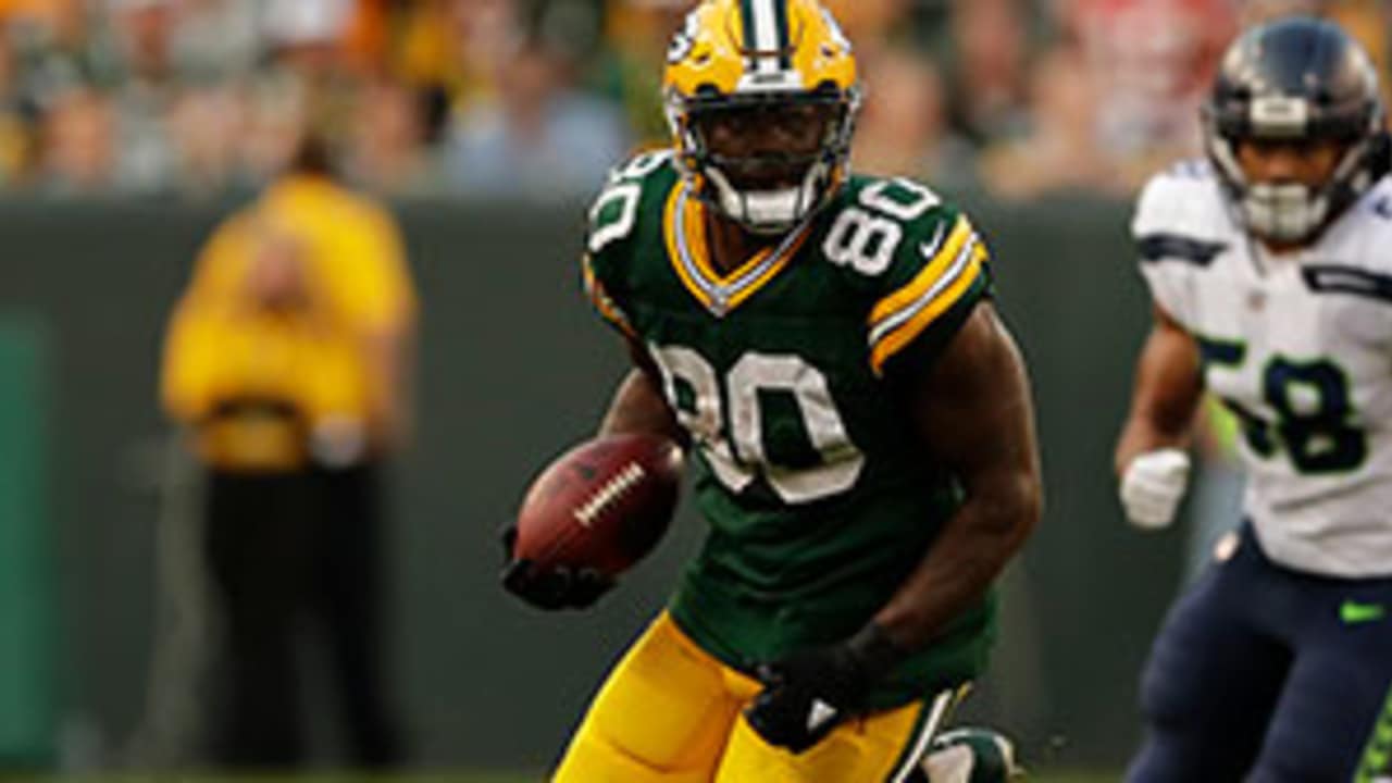 Packers waive TE Martellus Bennett