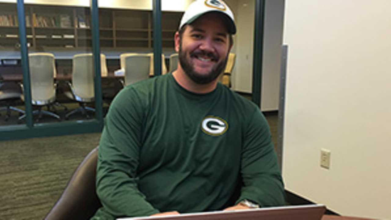 #AskGoode: Brett Goode takes over @packers Twitter