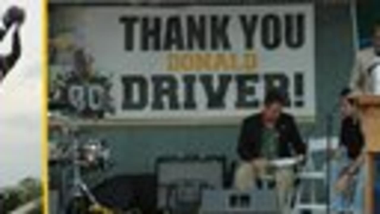 Donald Driver thanks fans for street and statue