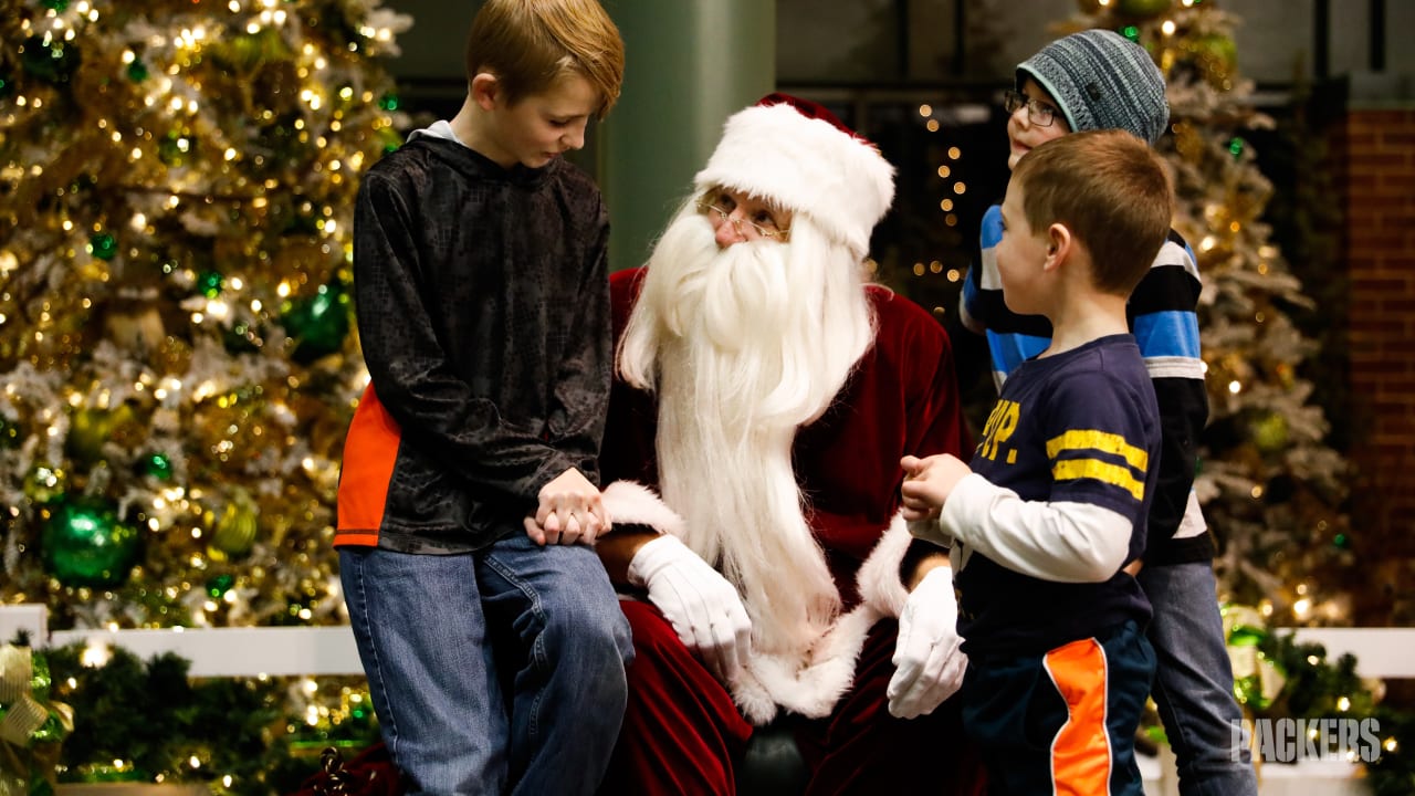 Santa Claus visits Lambeau Field for Festival of Lights