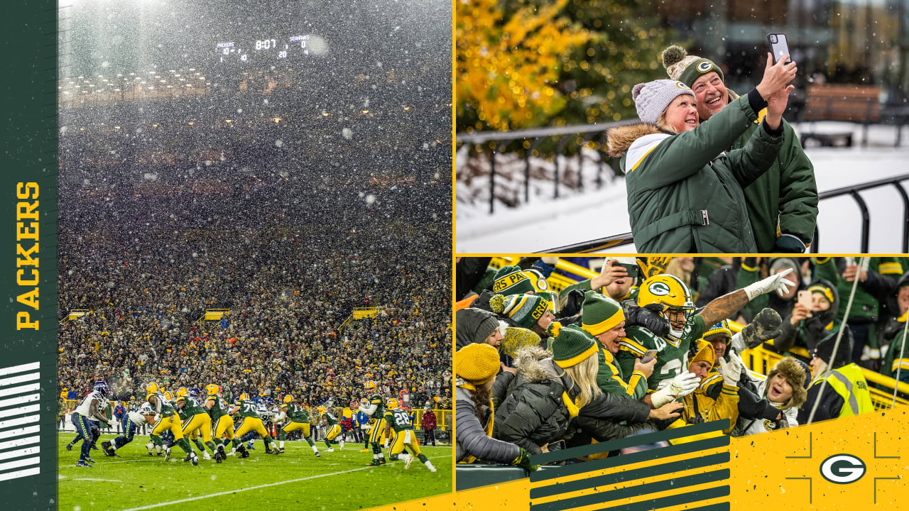 Fans enjoy first snowfall of the season at Lambeau Field | Packers vs ...
