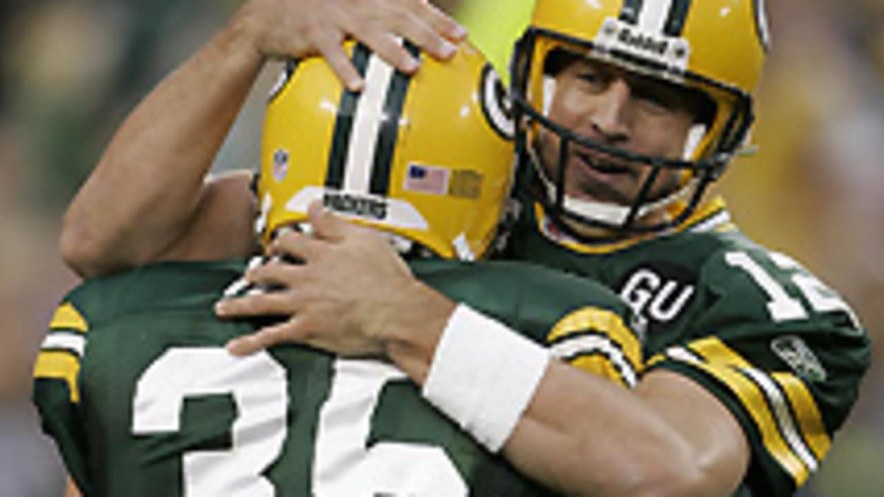 Rodgers Sharp, Packers Lead 10-3 At Half