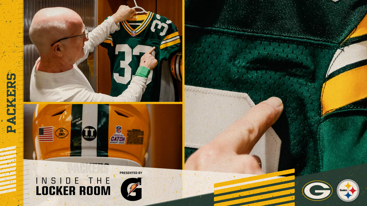 Photos: Red Batty shows custom pocket sewn in Aaron Jones' jersey