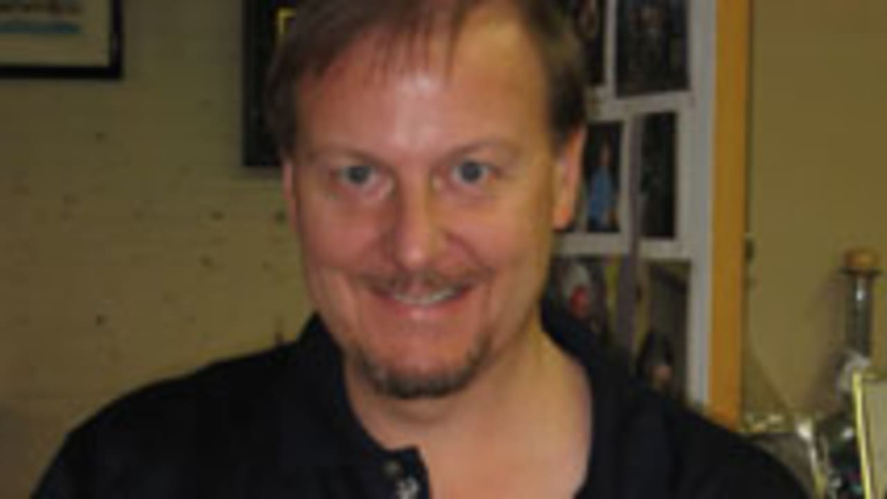 Fazzino Returns To Lambeau To Sign 50th Anniversary Piece