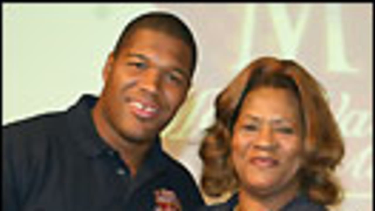 Nick Luchey's Mom Honored By Campbell's Chunky Soup