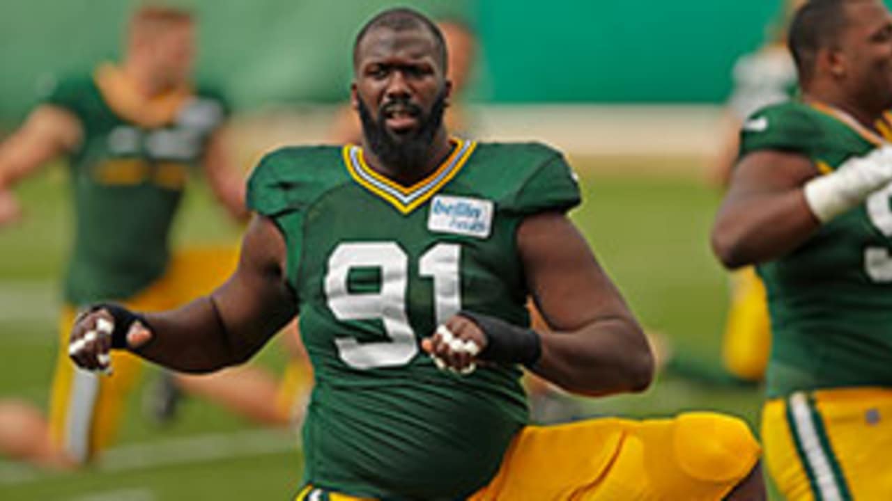 Quinton Dial's 'crazy' week ends in Green Bay