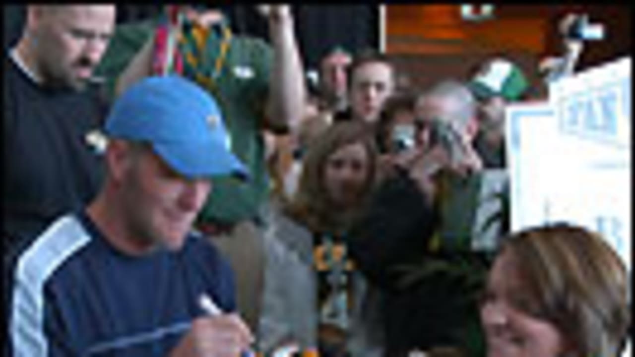 Fans Meet Their Heroes At Fan Fest