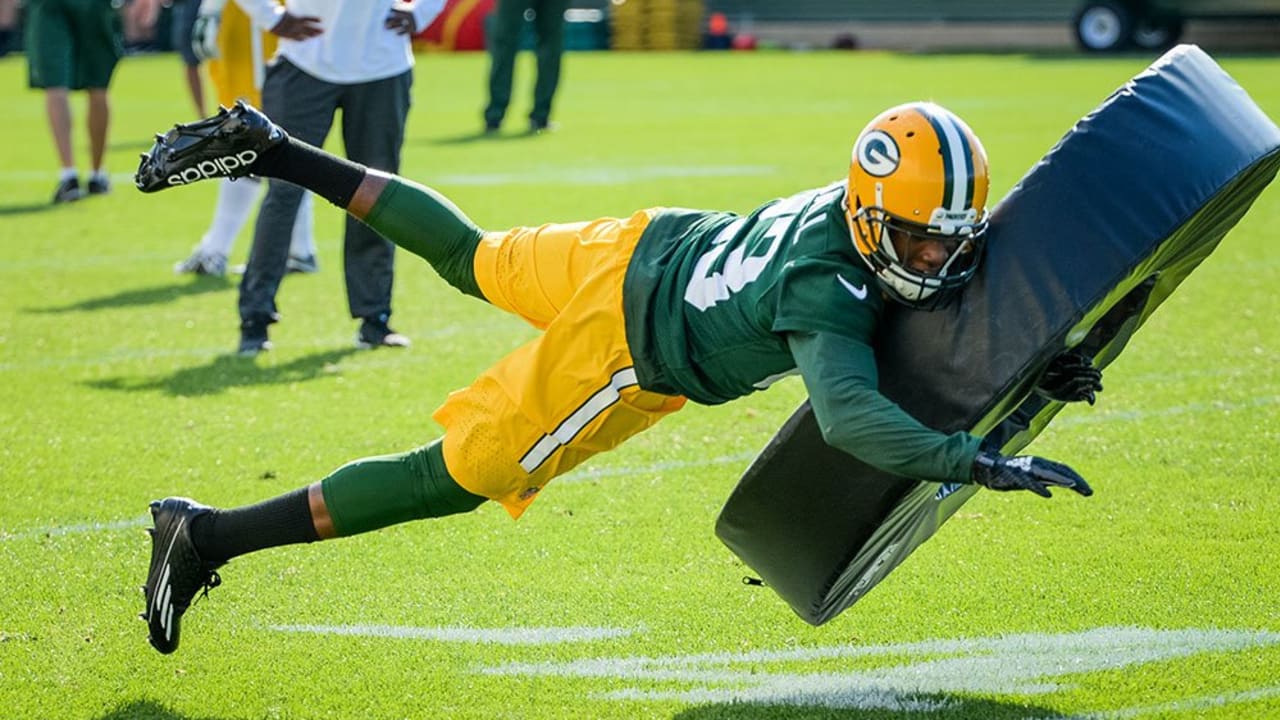 Sights at Nitschke Field: Packers hold second practice