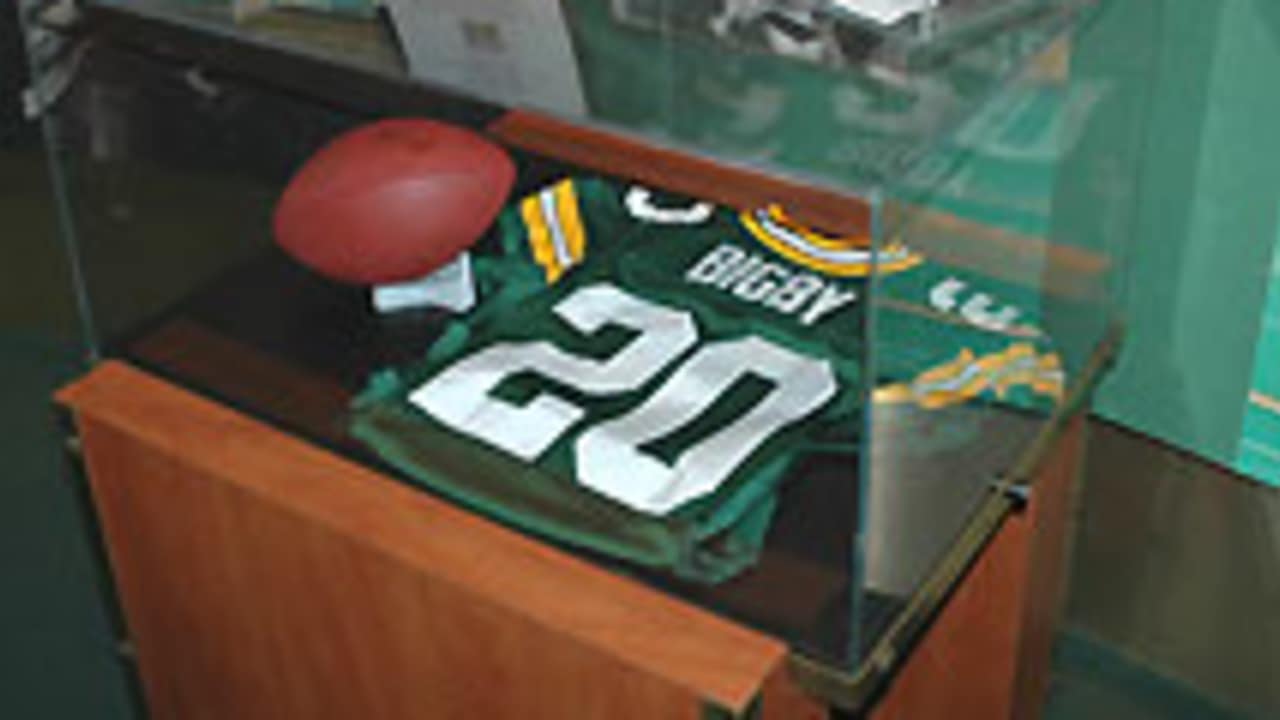 Atari Bigby Named Packers Hall of Fame's Featured Player Of The Week