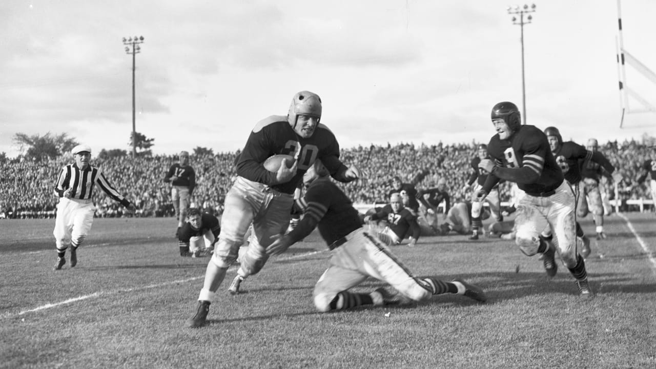 Throwback: Best photos in Packers-Bears history