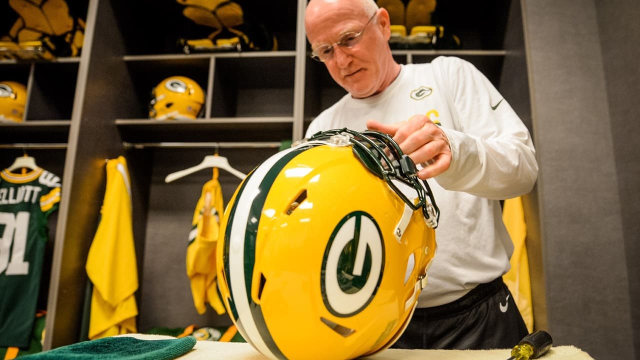 Tour of Packers' locker room in Dallas