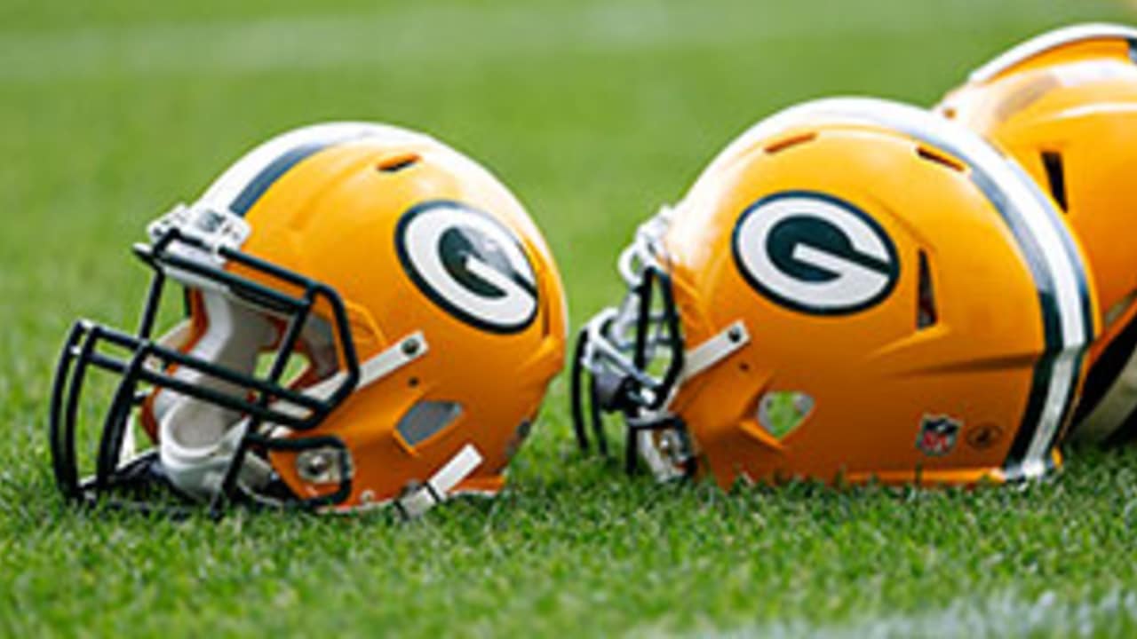 Packers sign LB Brooks, claim LB Odom, place OL Barclay on IR