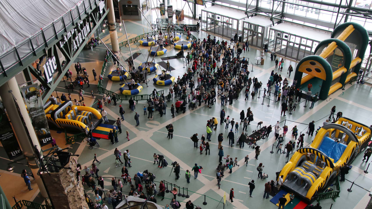 'Project Play 60' fills Lambeau with fun