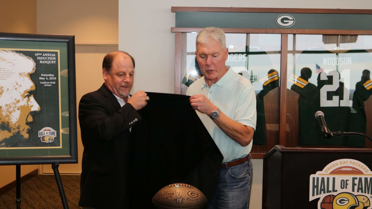 Ted Thompson receives Packers HOF football on eve of induction banquet