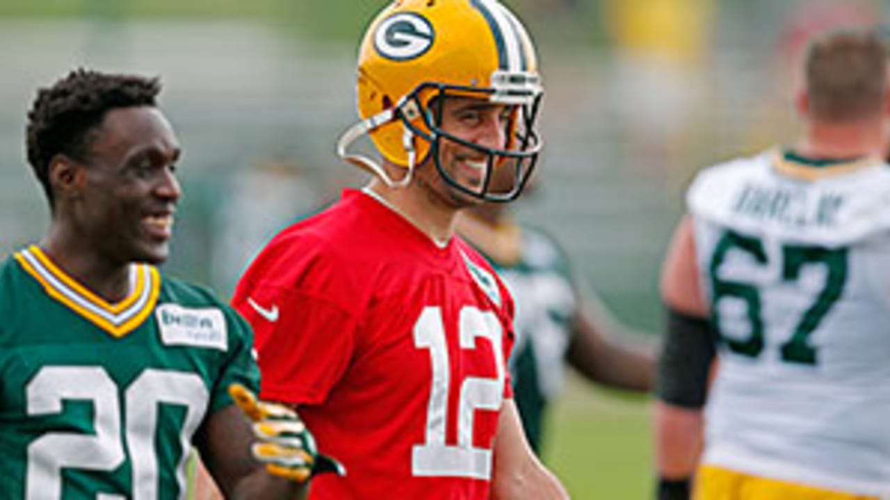 Aaron Rodgers getting to know the newest Packers