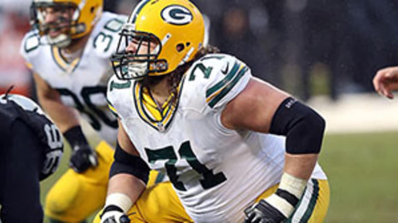 Packers release G Josh Sitton