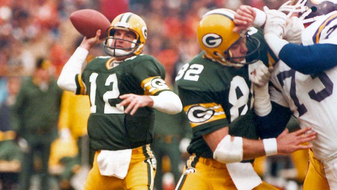 Throwback: Best photos in Packers-Vikings history