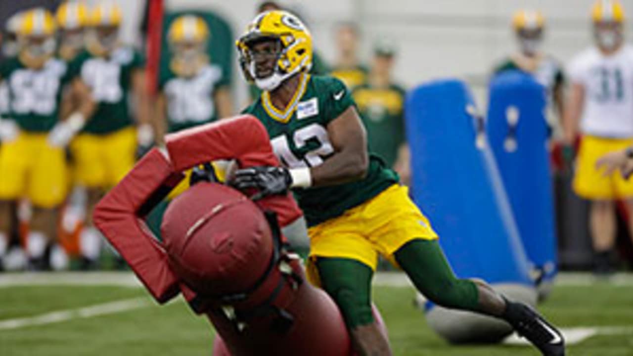 Packers sign LB Oren Burks