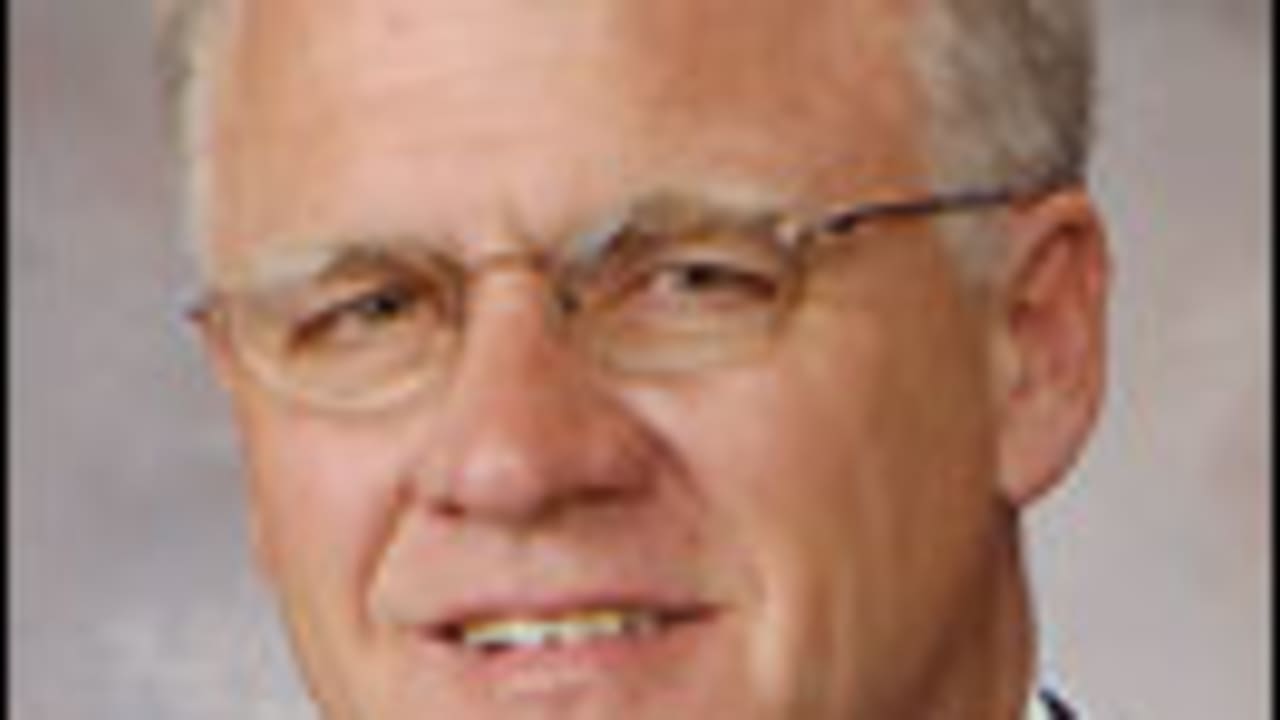 Sherman Delivers Team Report At Stockholders' Meeting