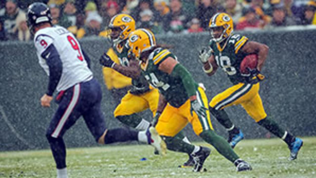 Randall Cobb energizes Packers' punt returns