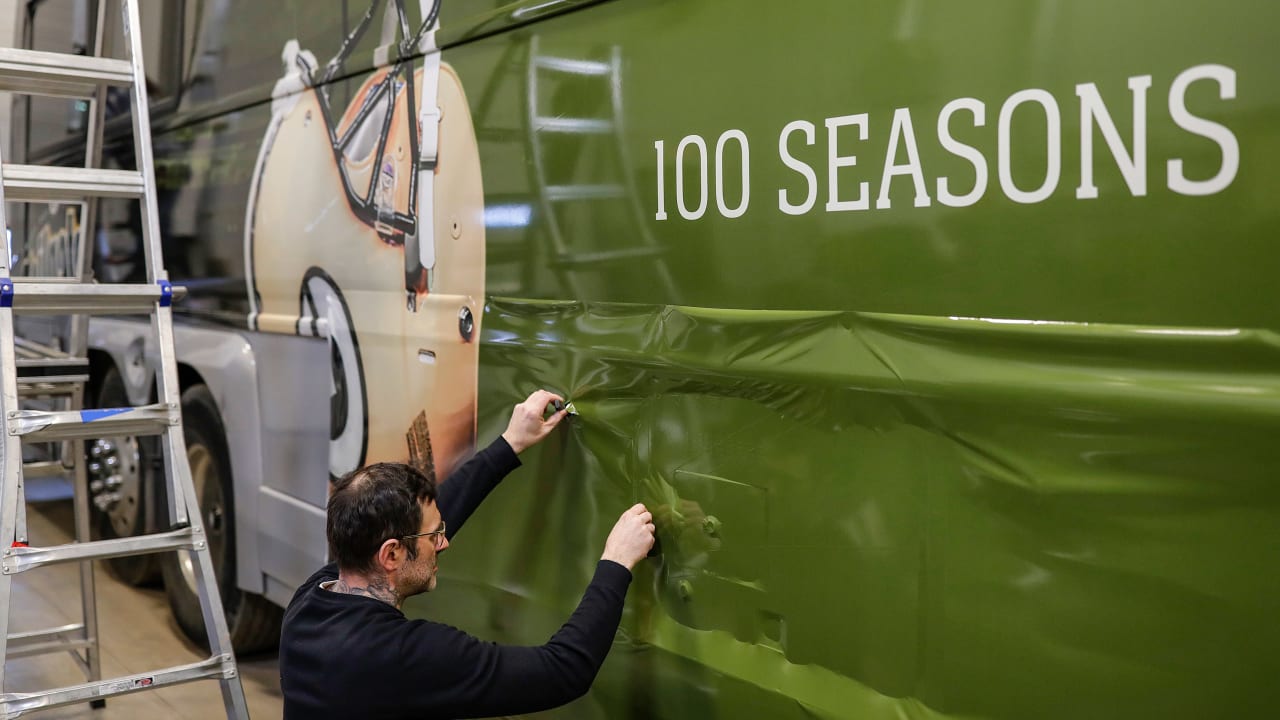 Photos: Packers Tailgate Tour bus is wrapped for 2019