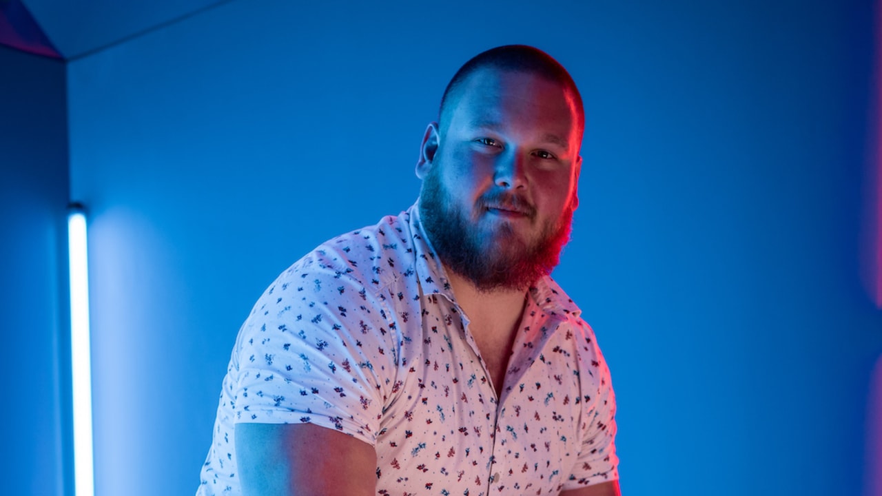 Bradley Bozeman officially signs with Carolina