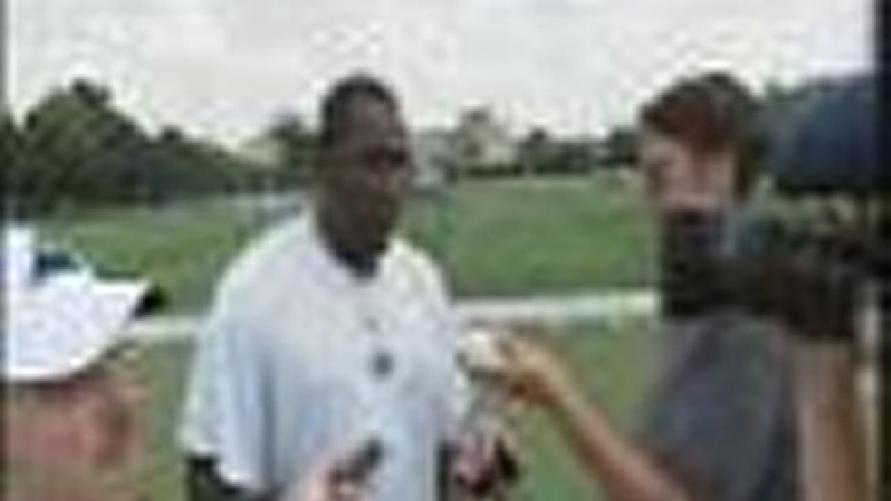 Thomas Davis getting closer to making a return