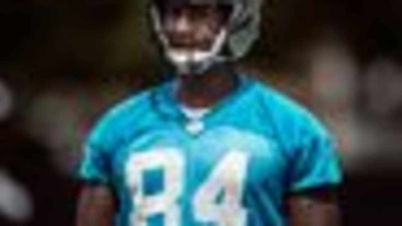 TE Dickson working to earn role with new team