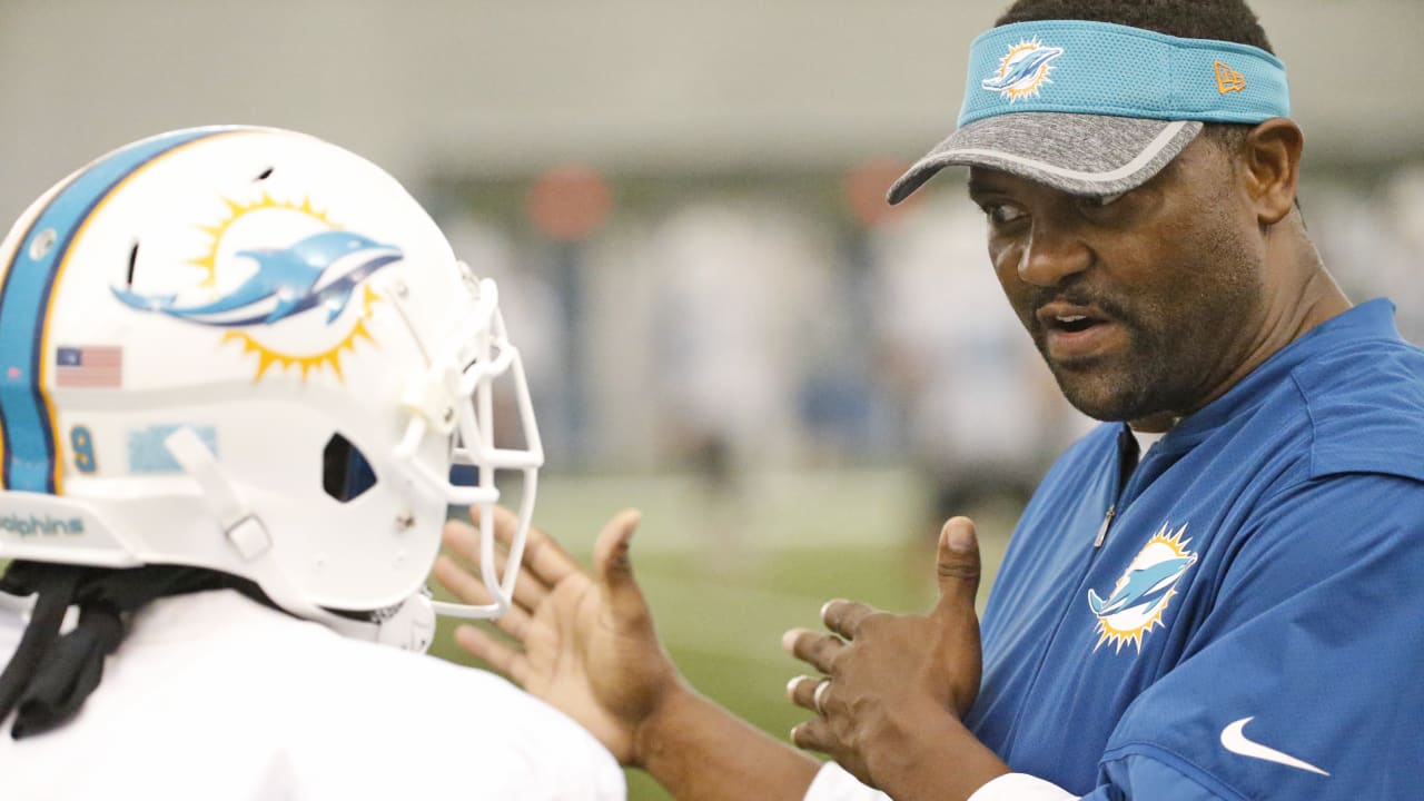 Panthers agree to terms with Shawn Jefferson as wide receivers coach